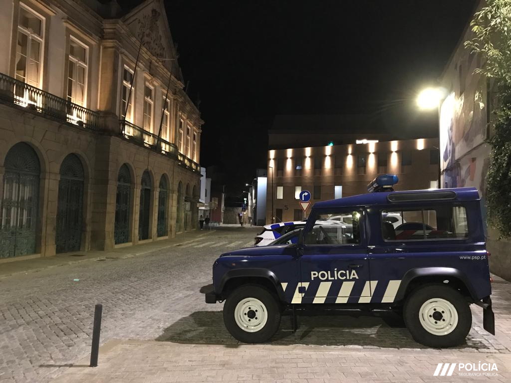 Coordonnées des postes de police de Porto. - Visite Porto